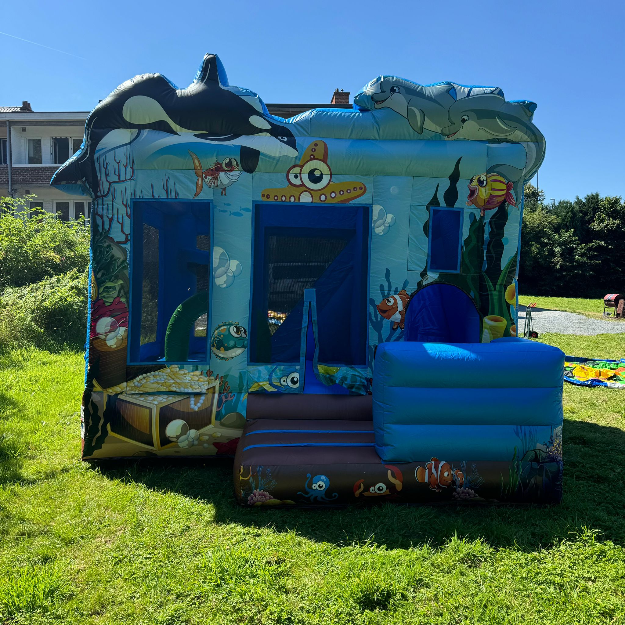 Rental of the bouncy castle "The Némo" - TuMeGonfles